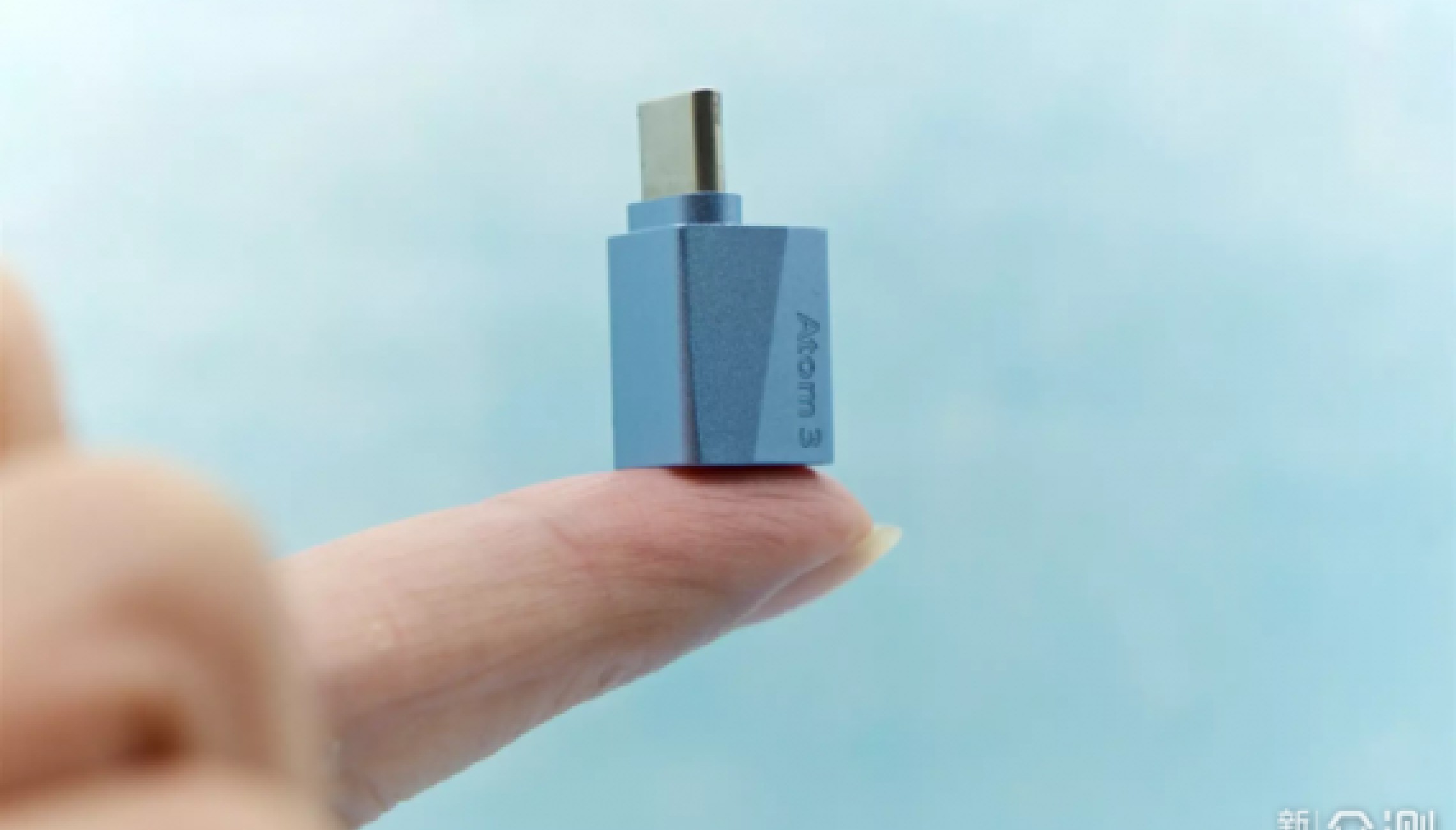 Atom3：中性音色、高性能、精緻聲音